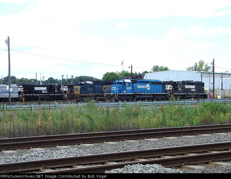 NS 57, CSX 8317 & 8817; NS 5221